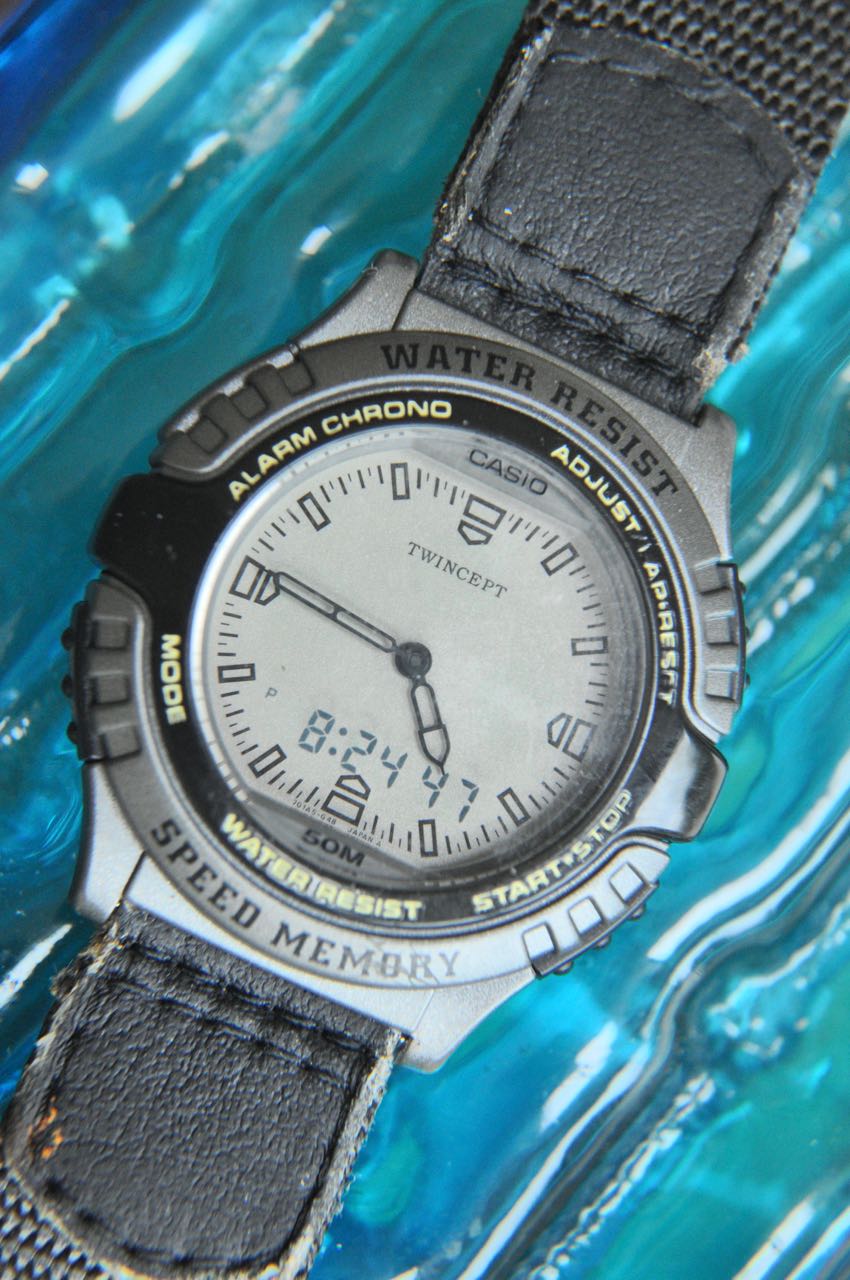 CASIO - AWX-10 - Digi-Ana - Vintage Digital Watch - Digital-Watch.com