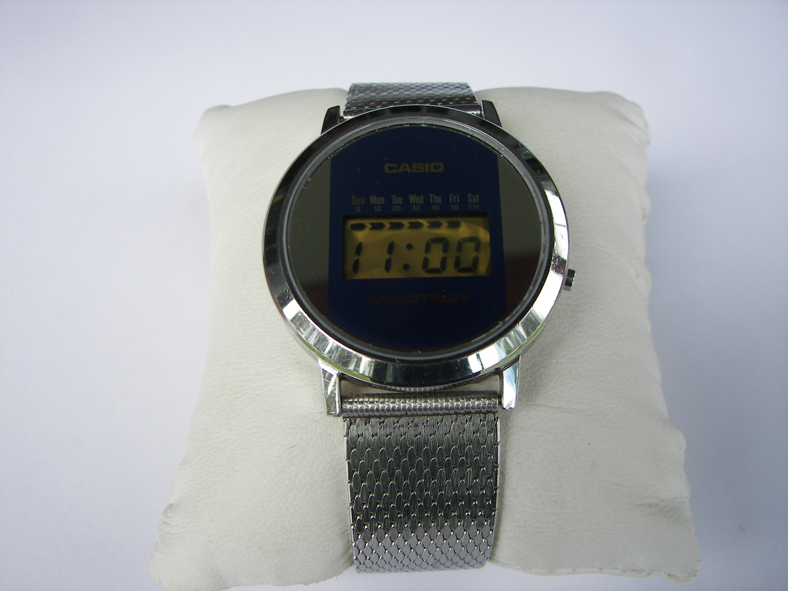 CASIO - R-12 - Digital - Vintage Digital Watch - Digital-Watch.com