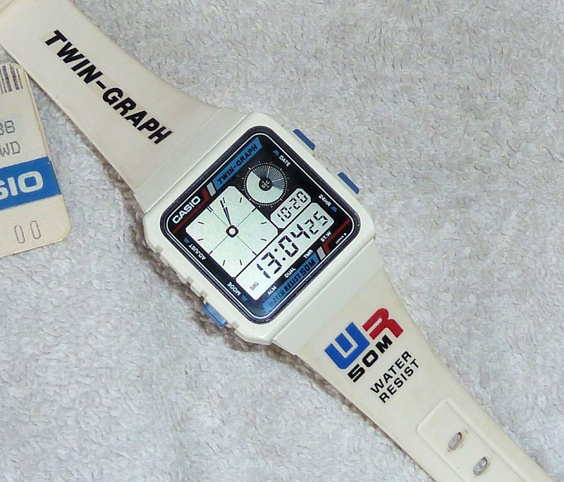 CASIO - AE-20W-7 - DigitalHands - Vintage Digital Watch - Digital-Watch.com