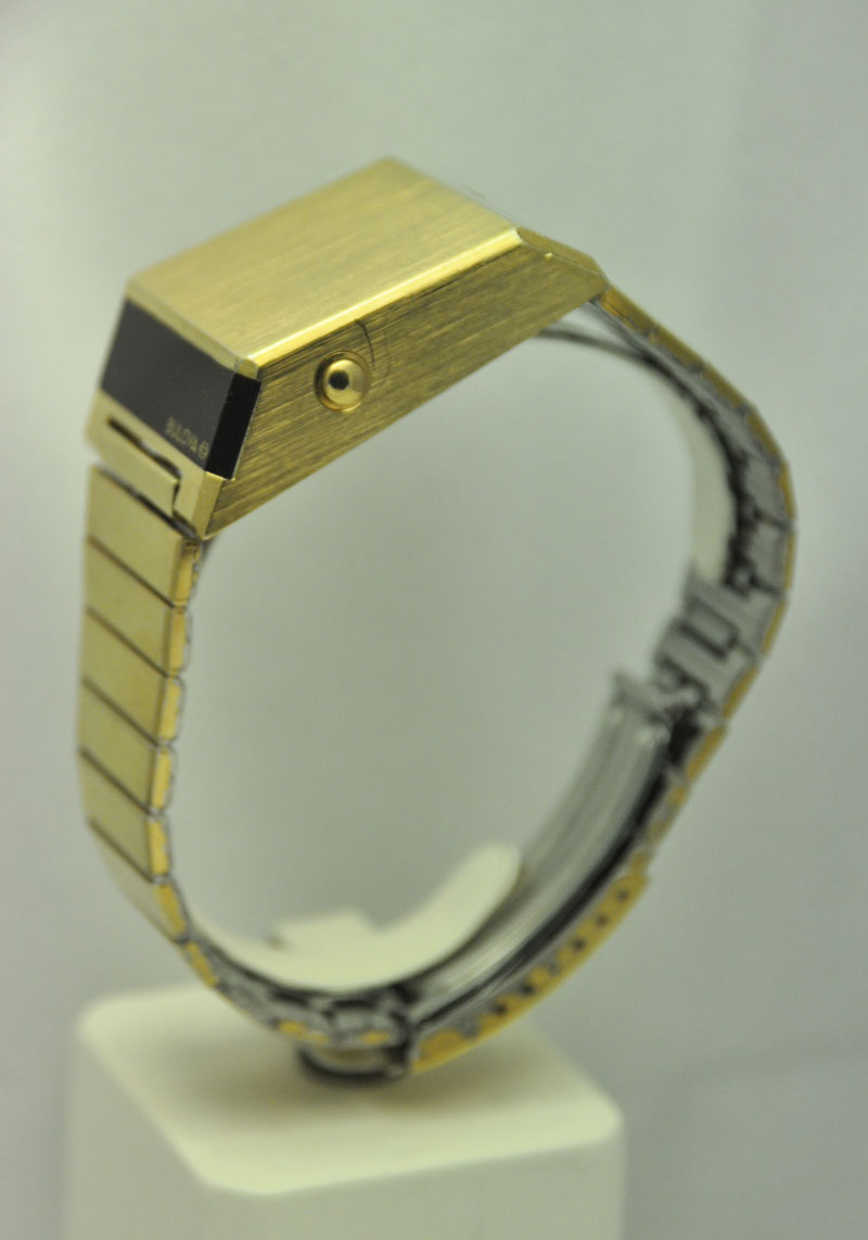 BULOVA - Computron - LED - Vintage Digital Watch - Digital-Watch.com