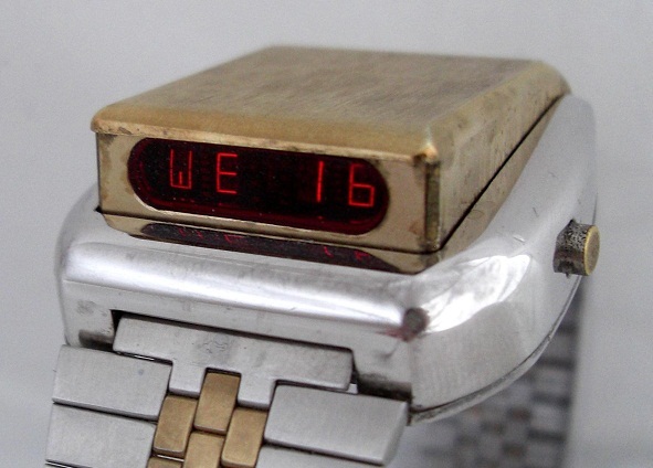 BENRUS - Techniquartz - LED - Vintage Digital Watch - Digital-Watch.com