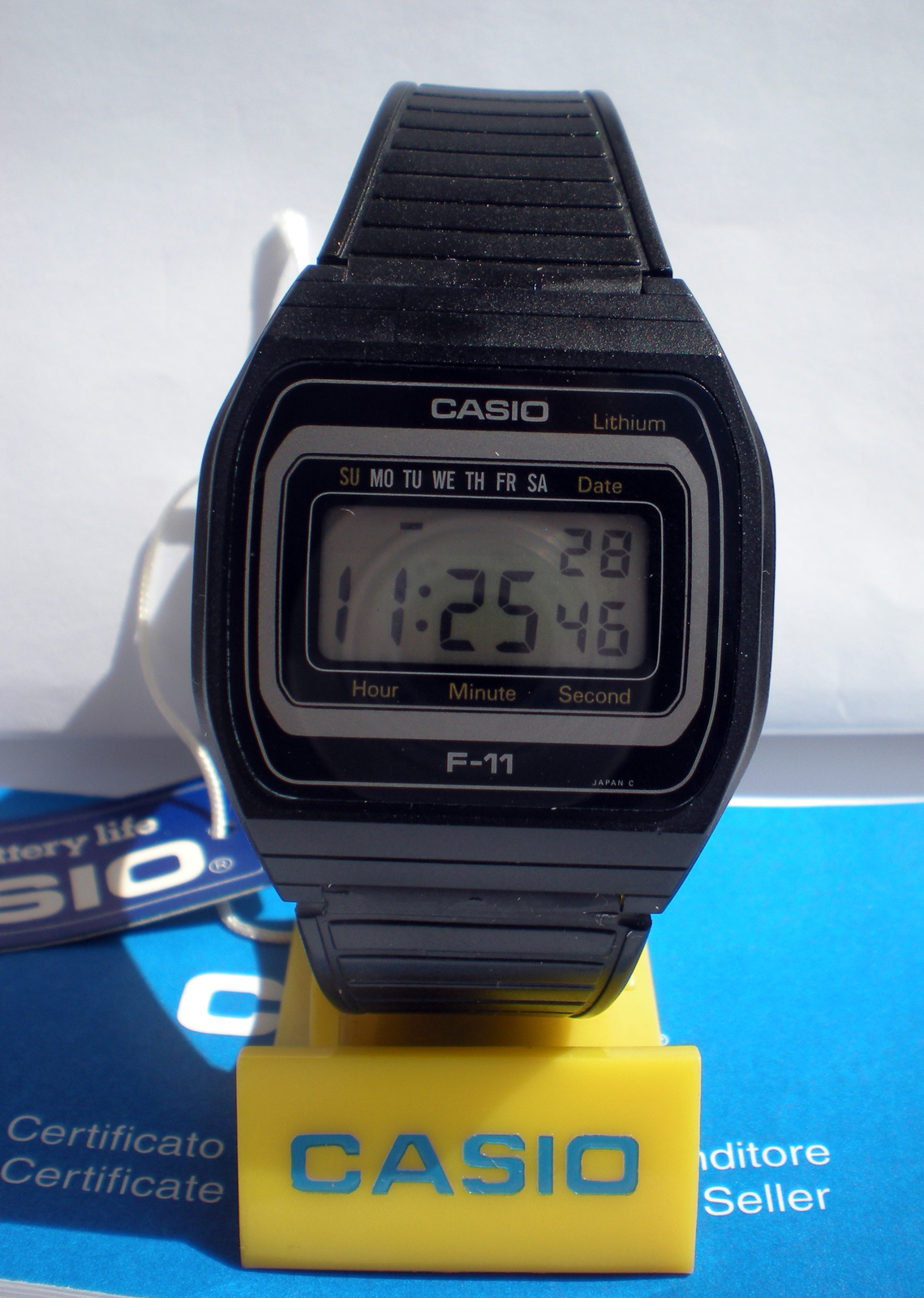 CASIO - F-11 - f-series - Vintage Digital Watch - Digital-Watch.com