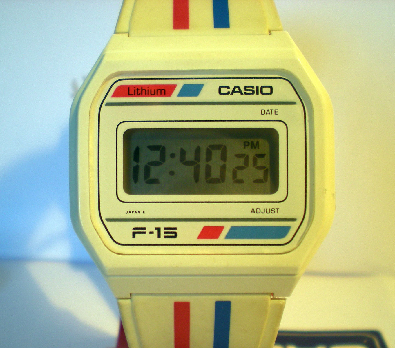 CASIO - F-15 - f-series - Vintage Digital Watch - Digital-Watch.com