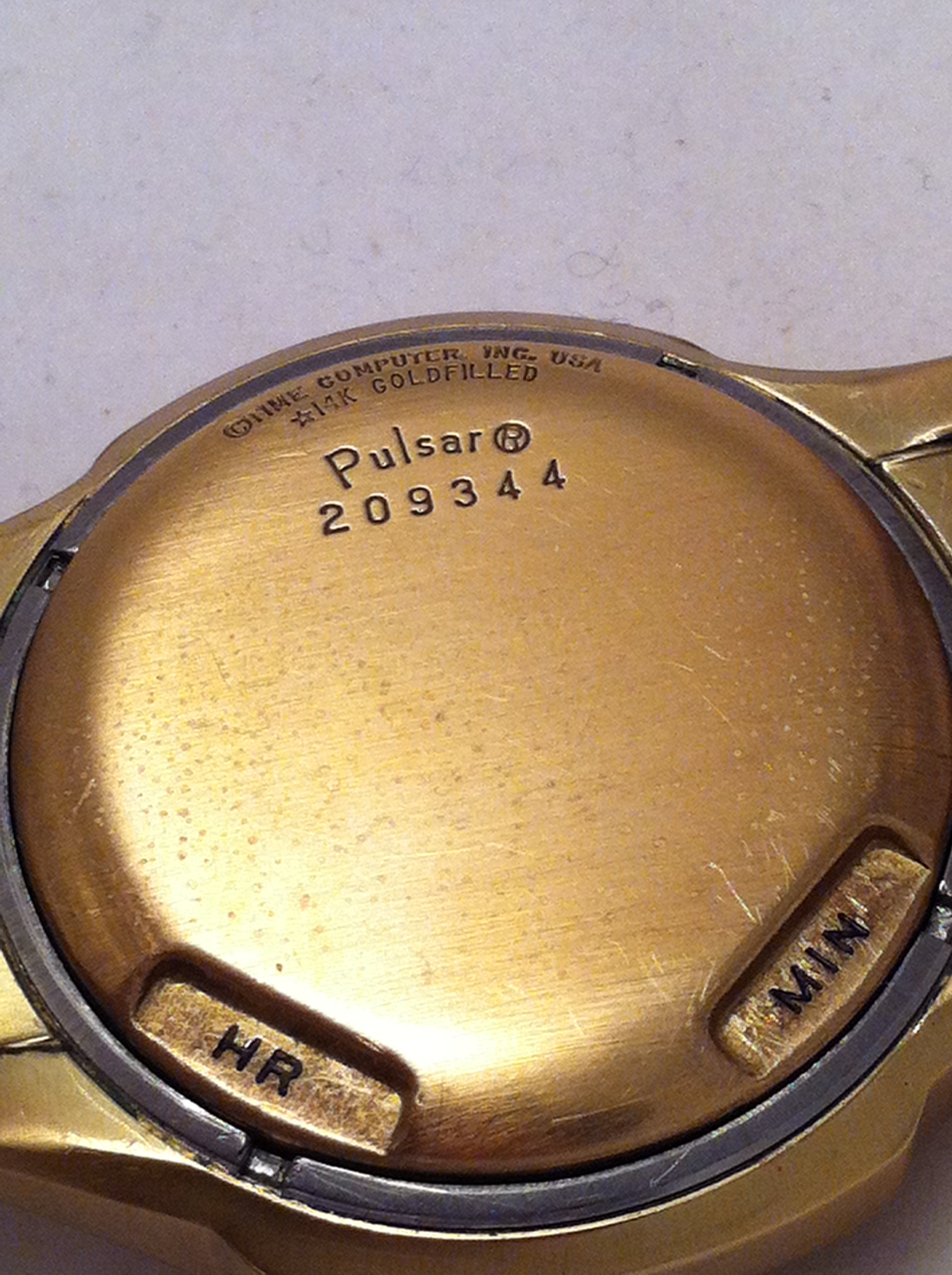 PULSAR - P4 Executive - LED - Vintage Digital Watch - Digital-Watch.com